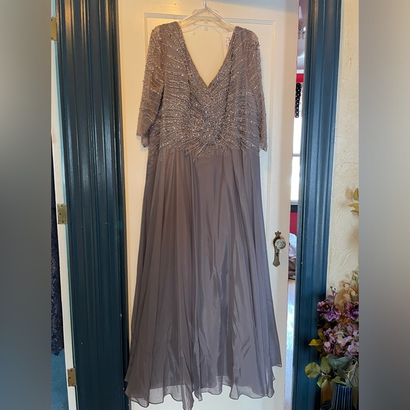 Montage by Mon Cheri | Dresses | Montage By Mon Cheri Grey Mother Of ...